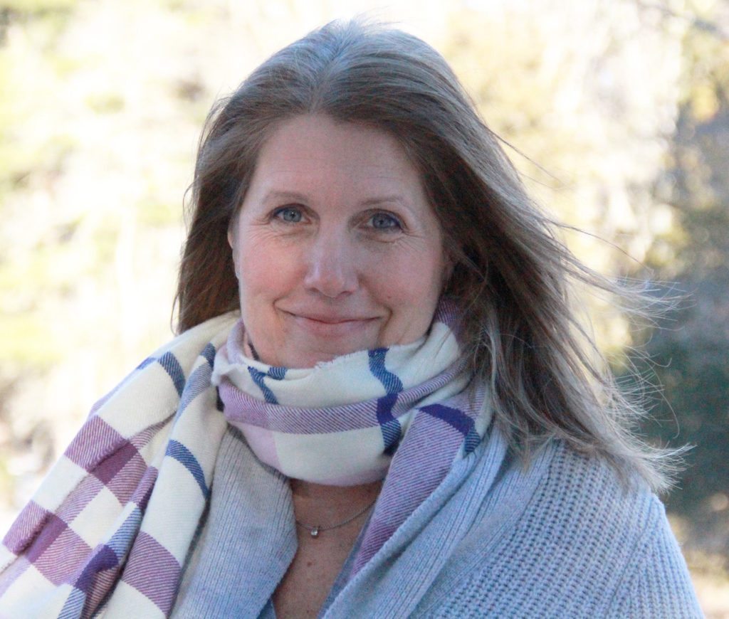 LISA HUNT – Trainer - High 5 Adventure Learning Center